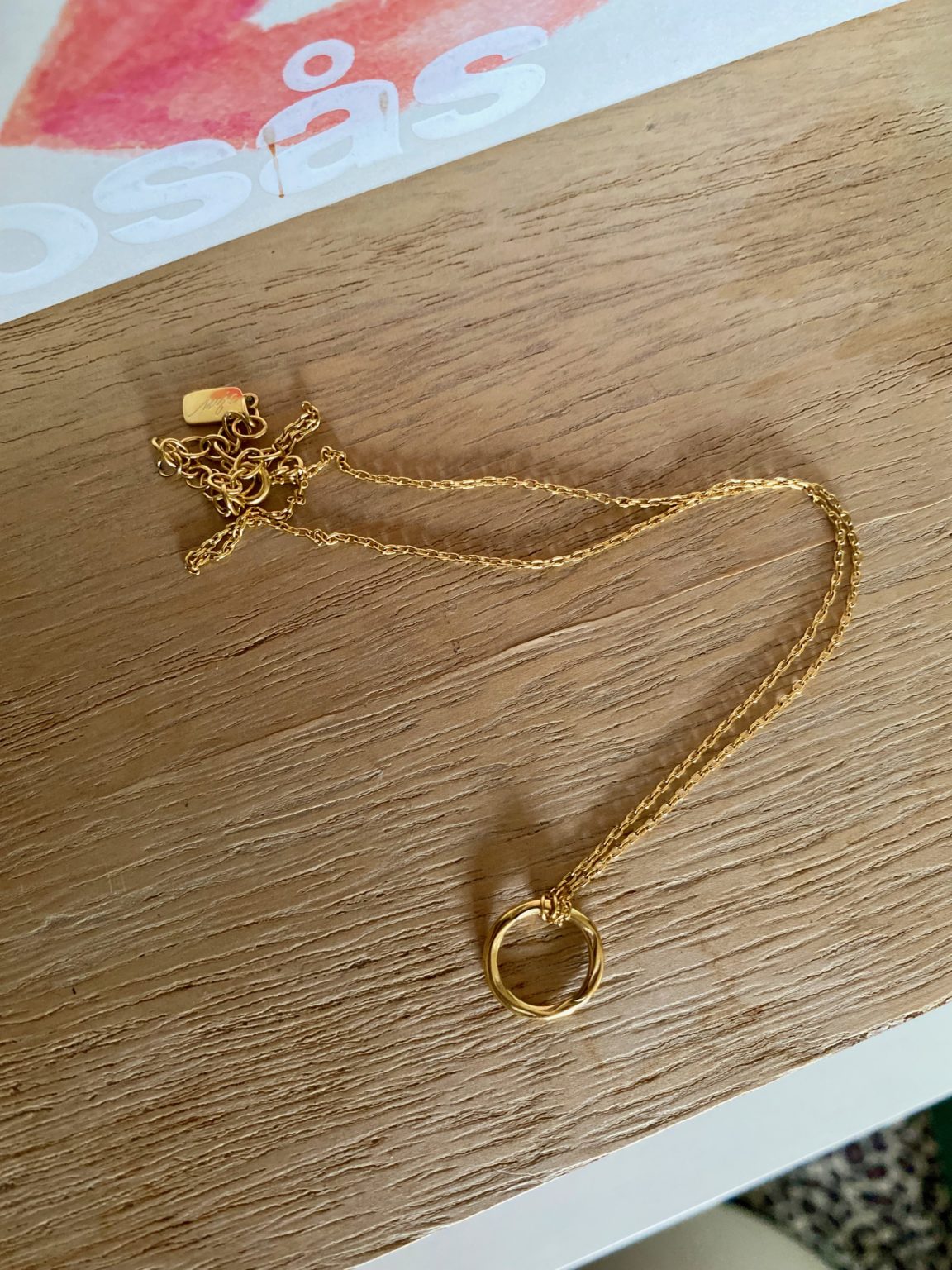 La bougie quant à elle diffuse très bien , son odeur est extrêmement ...